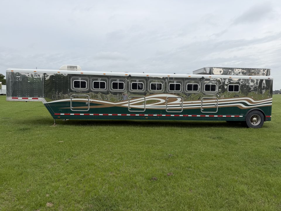 Used 1998 Featherlite Aluminum 8 Horse 5th Wheel Horse Trailer for sale ...