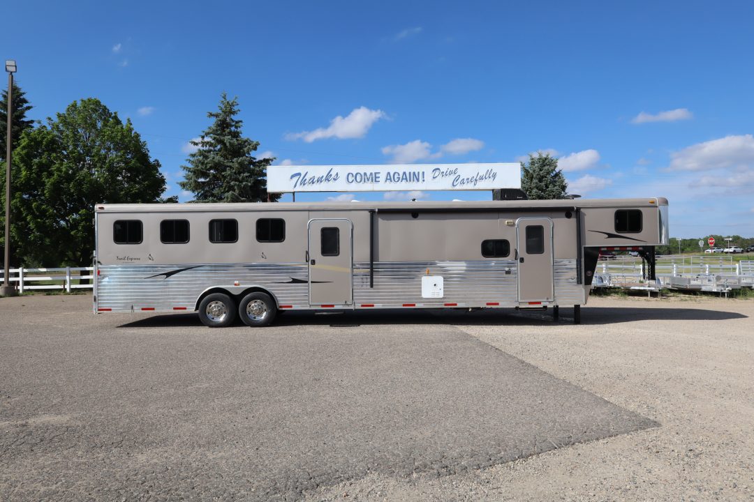 Used 2014 Bison Trailers 4 Horse LQ MT Horse Trailer for sale in