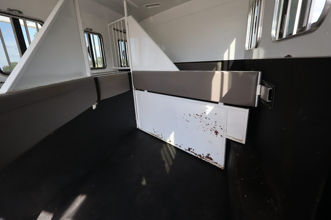 Used 2014 Bison Trailers 4 Horse LQ MT Horse Trailer for sale in