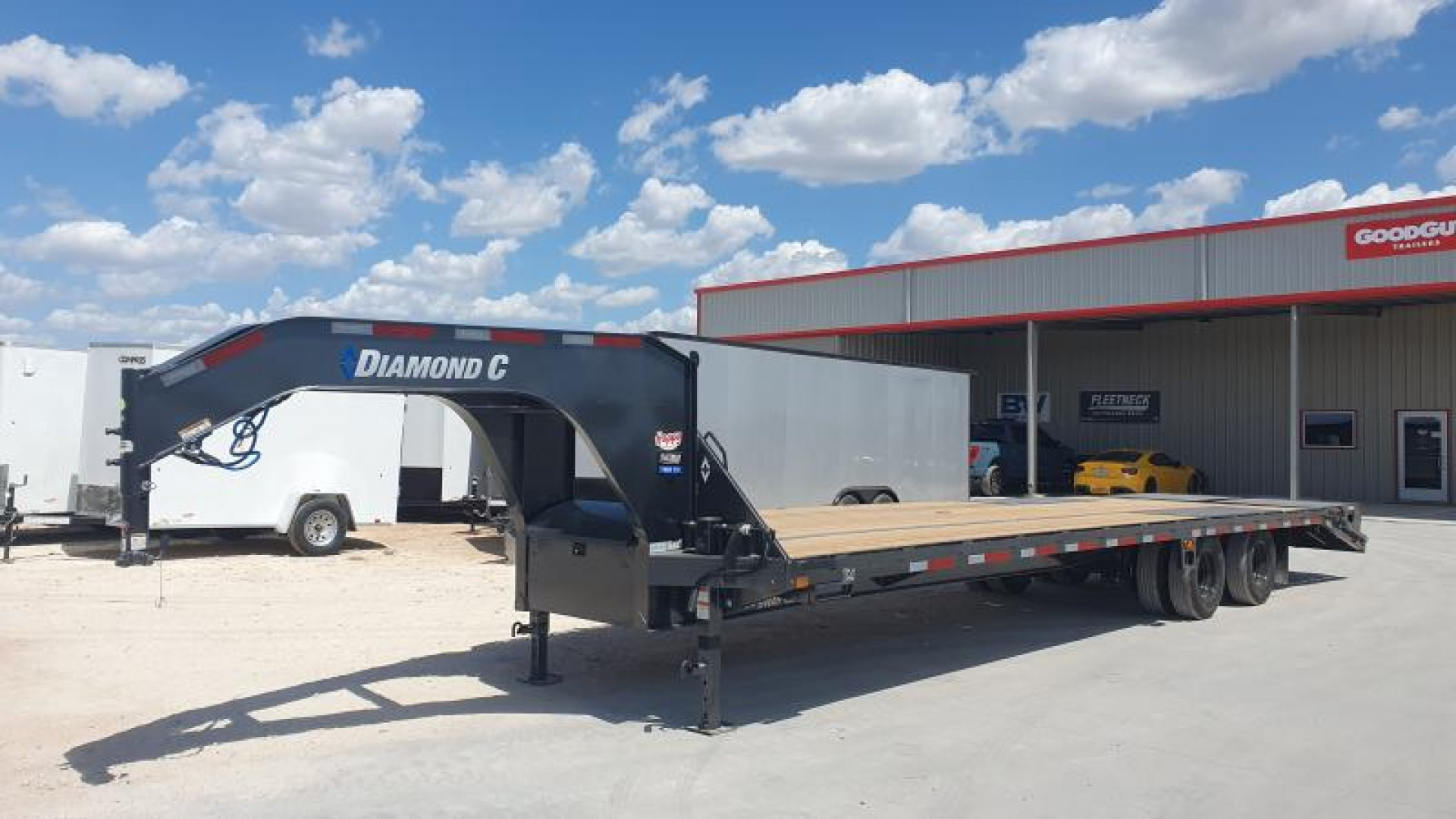 New 2025 Diamond C 102"x32' Engineered Beam FMAX210 w/ Max Ramps for ...
