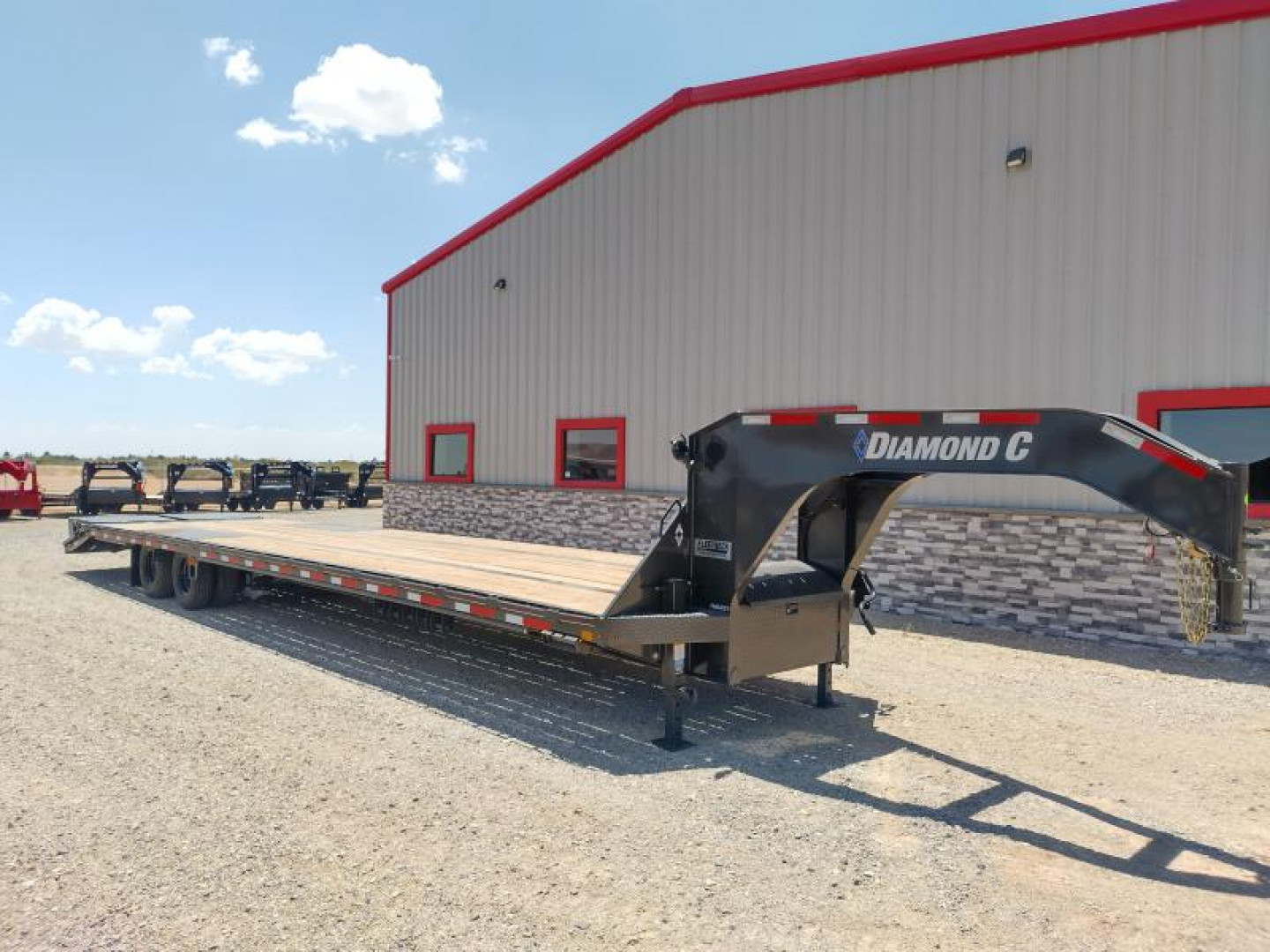 New 2023 Diamond C 102"x40' Engineered Beam FMAX212 w/ Max Ramps