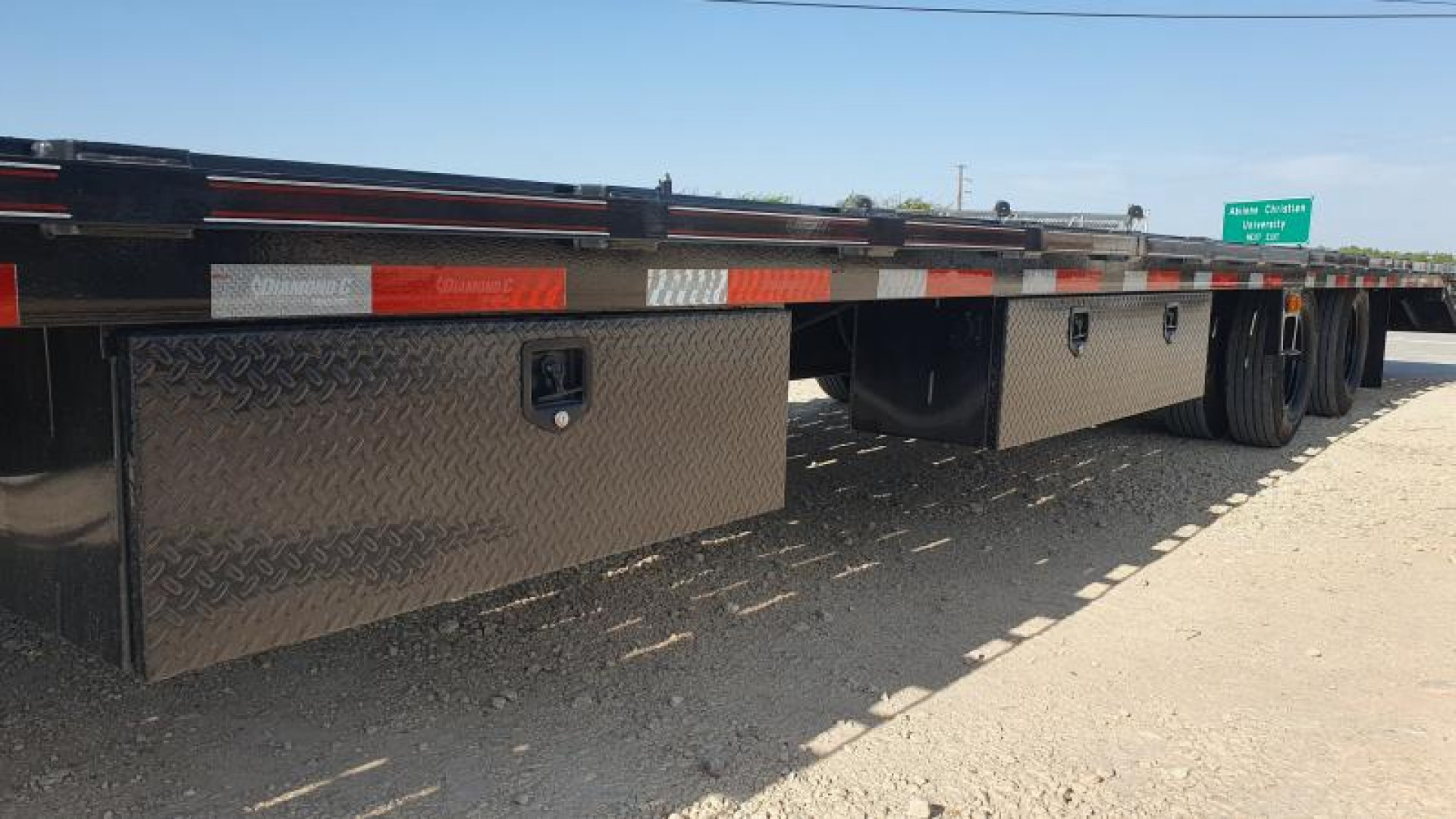 New 2023 Diamond C 102"x40' Air Ride Engineered Beam FMAX212 w/ Max ...