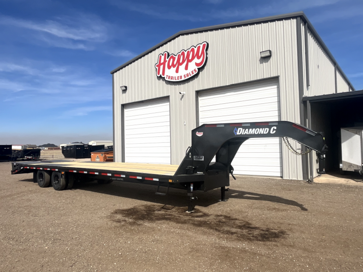 New 2025 Diamond C 102"x32' Engineered Beam FMAX212 w/ Max Ramps