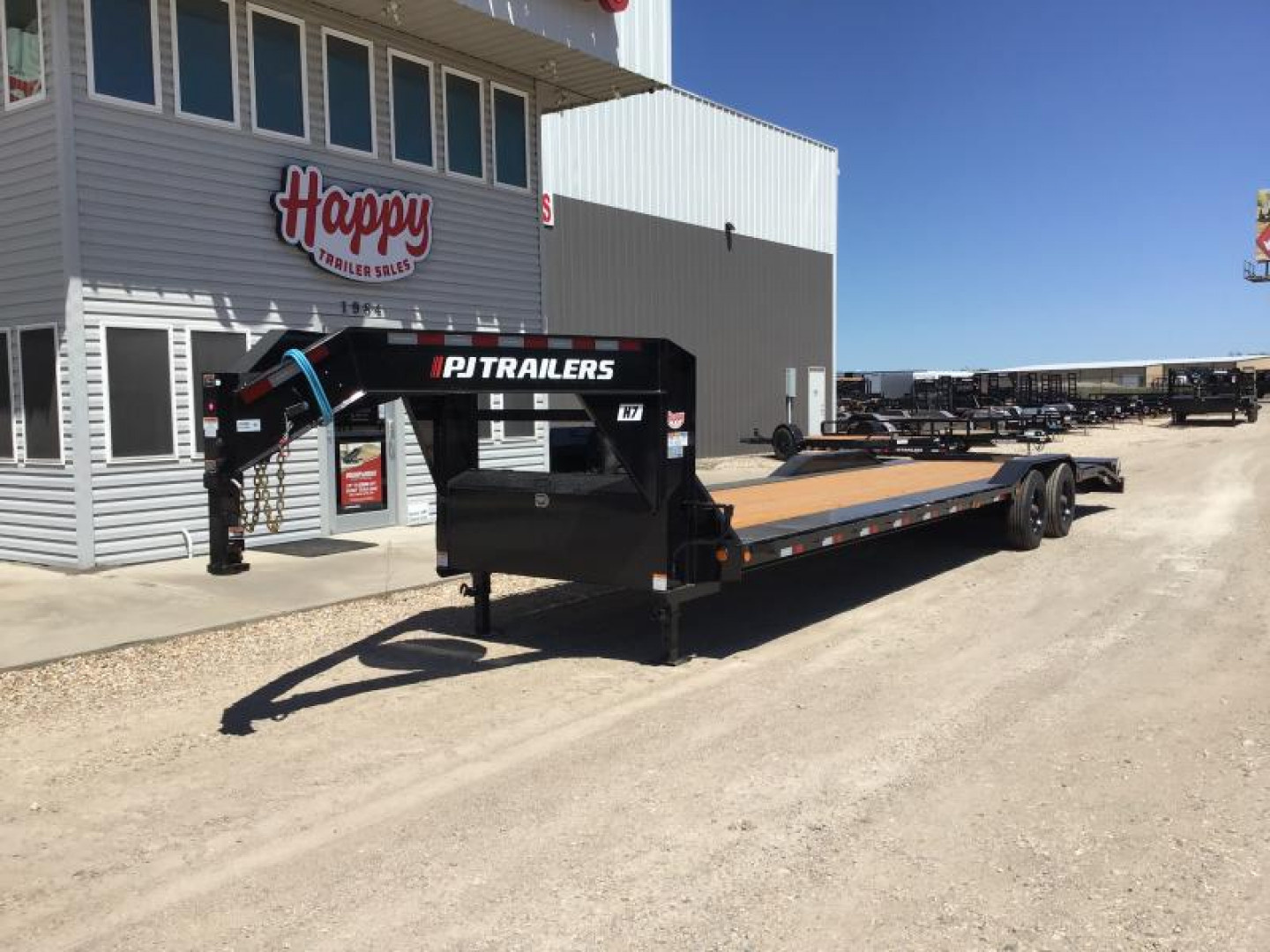 New 2024 PJ 102"x32' GN 10" Pro-Beam Super Wide Equipment Trailer - H7 ...