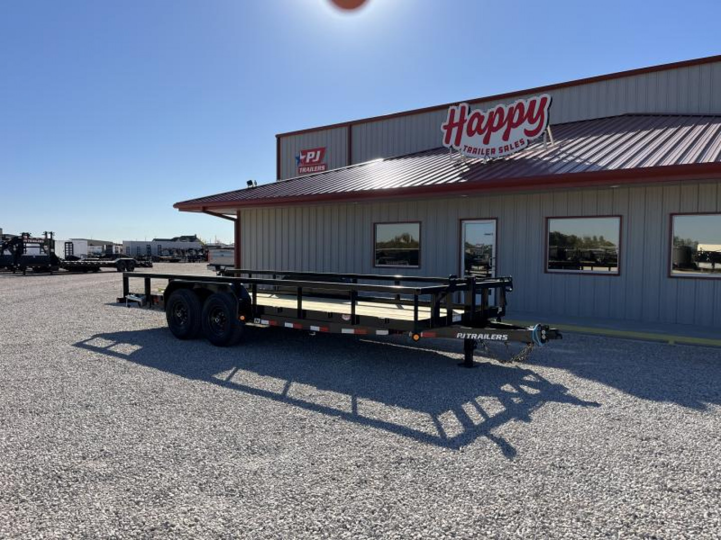 New 2025 PJ 83''x20' BP Angle Pipetop Trailer - P8