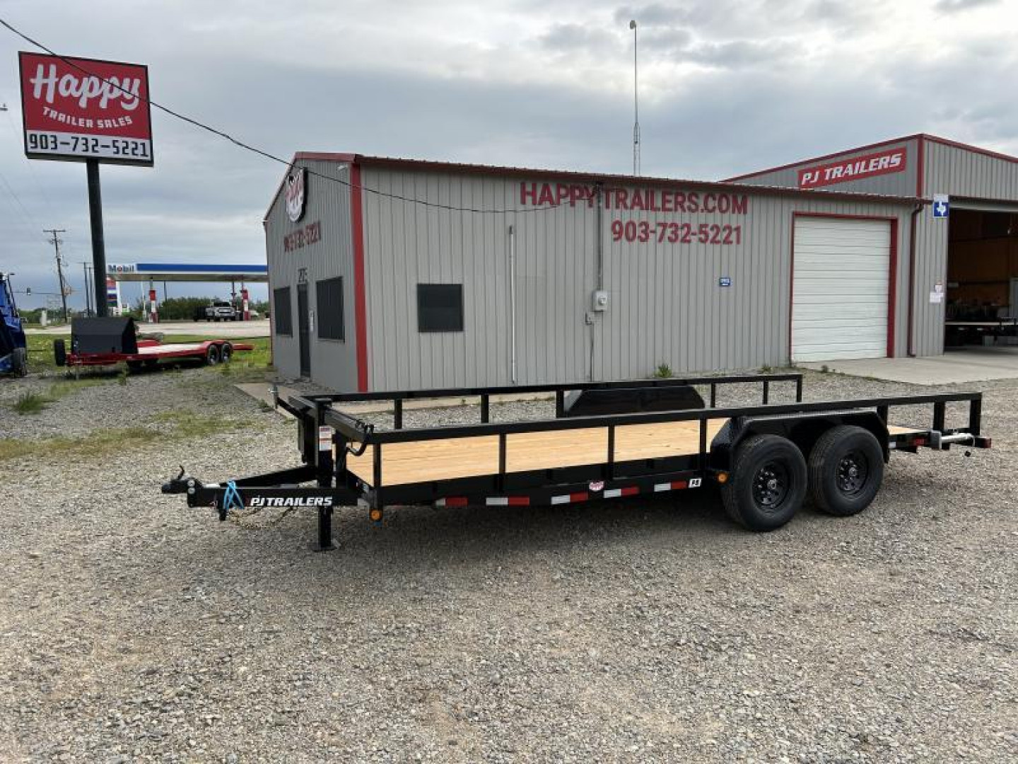 New 2025 PJ 83''x20' BP Angle Pipetop Trailer - P8 for sale in Paris, TX