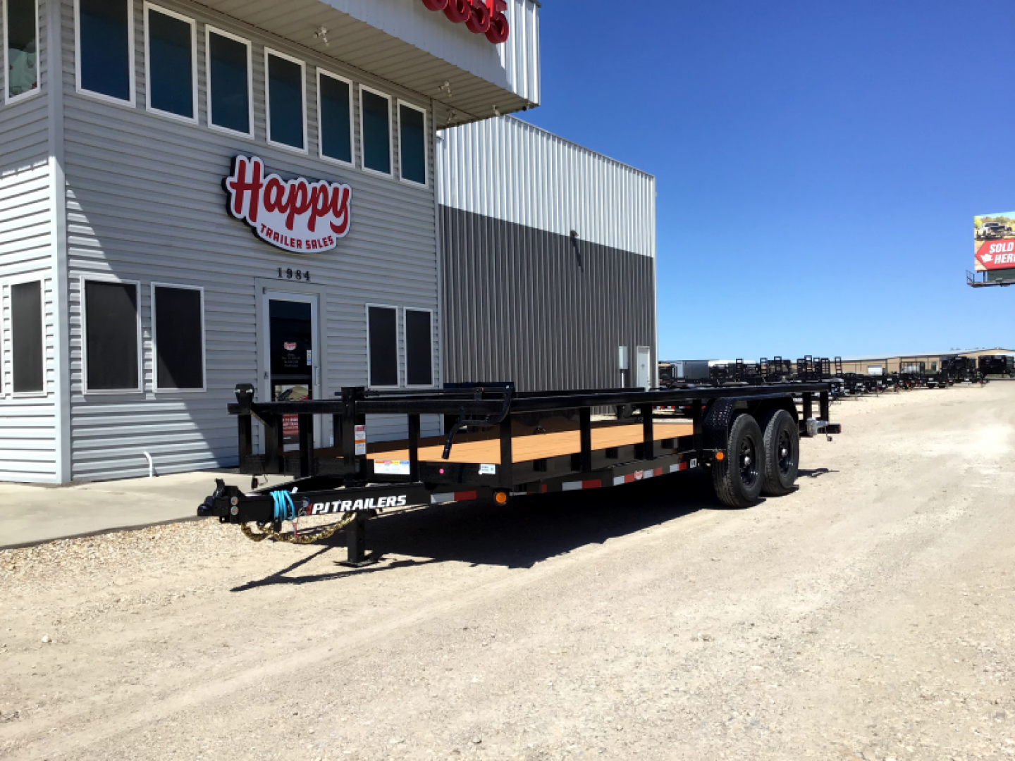 New 2025 PJ 83''x20' BP Angle Pipetop Trailer - P8