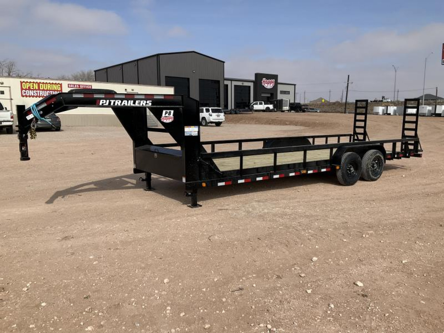 New 2025 PJ 83"x24' GN Angle Pipetop Trailer - P8