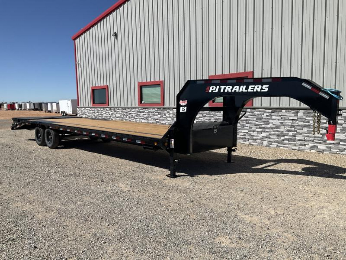 New 2025 PJ 102"x30' GN Low Pro Flatbed w/ Singles - LS for sale in El ...