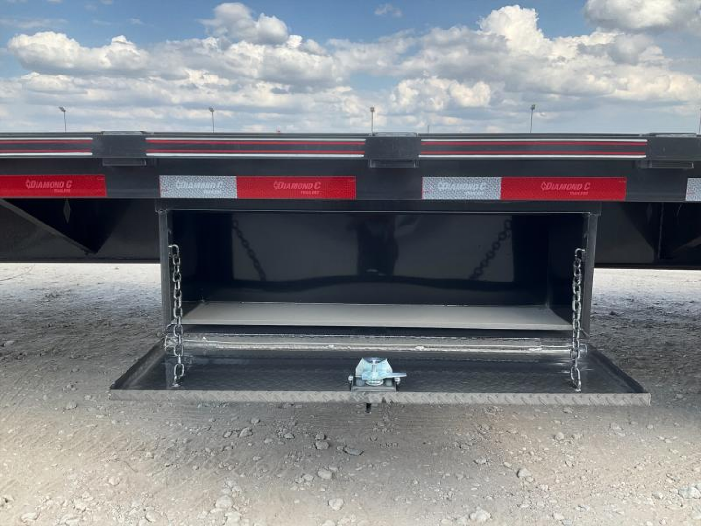 New 2025 Diamond C 102"x40' Engineered Beam FMAX212 w/ Max Ramps ...
