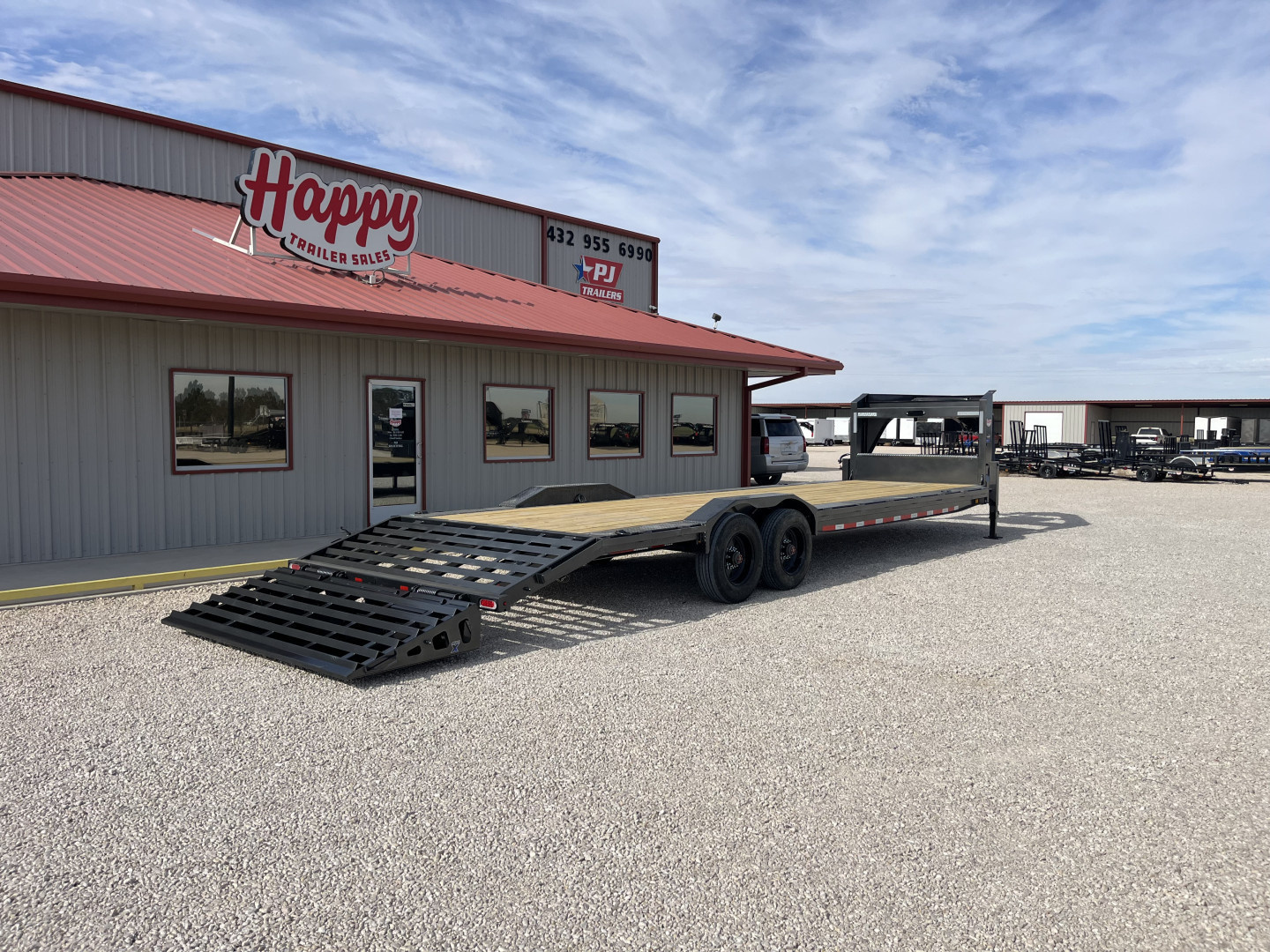 New 2025 Diamond C 102"x30' GN Extreme Duty Equipment Trailer - LPX-GN210