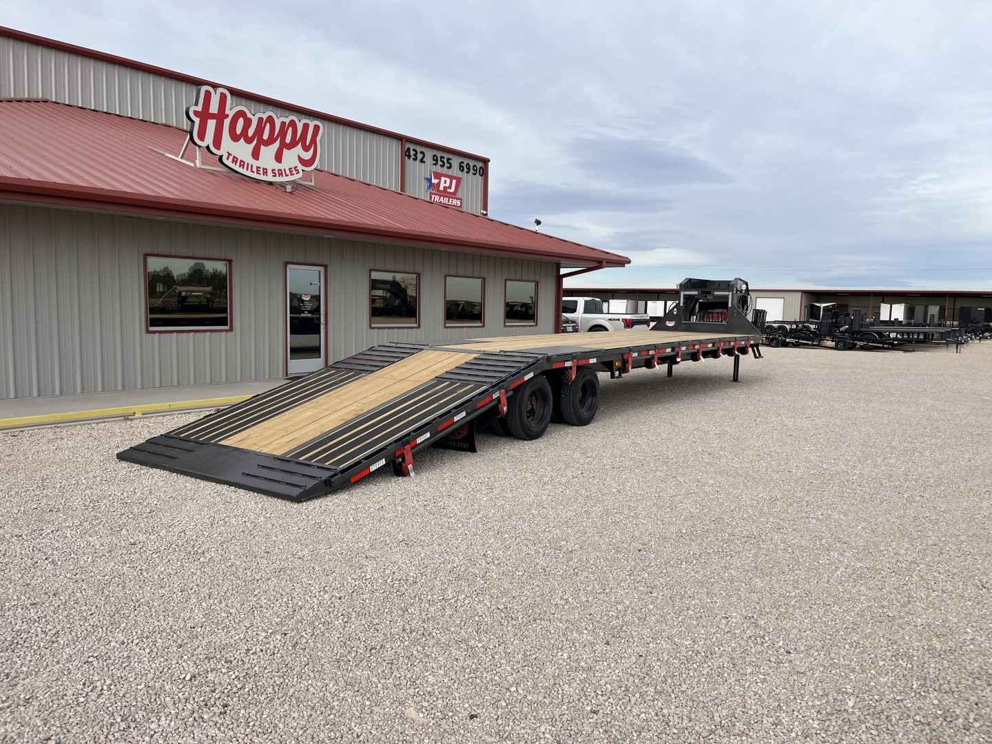 New 2025 Diamond C 102"x40' Engineered Beam FMAX216 w/ Hyd. Dovetail ...