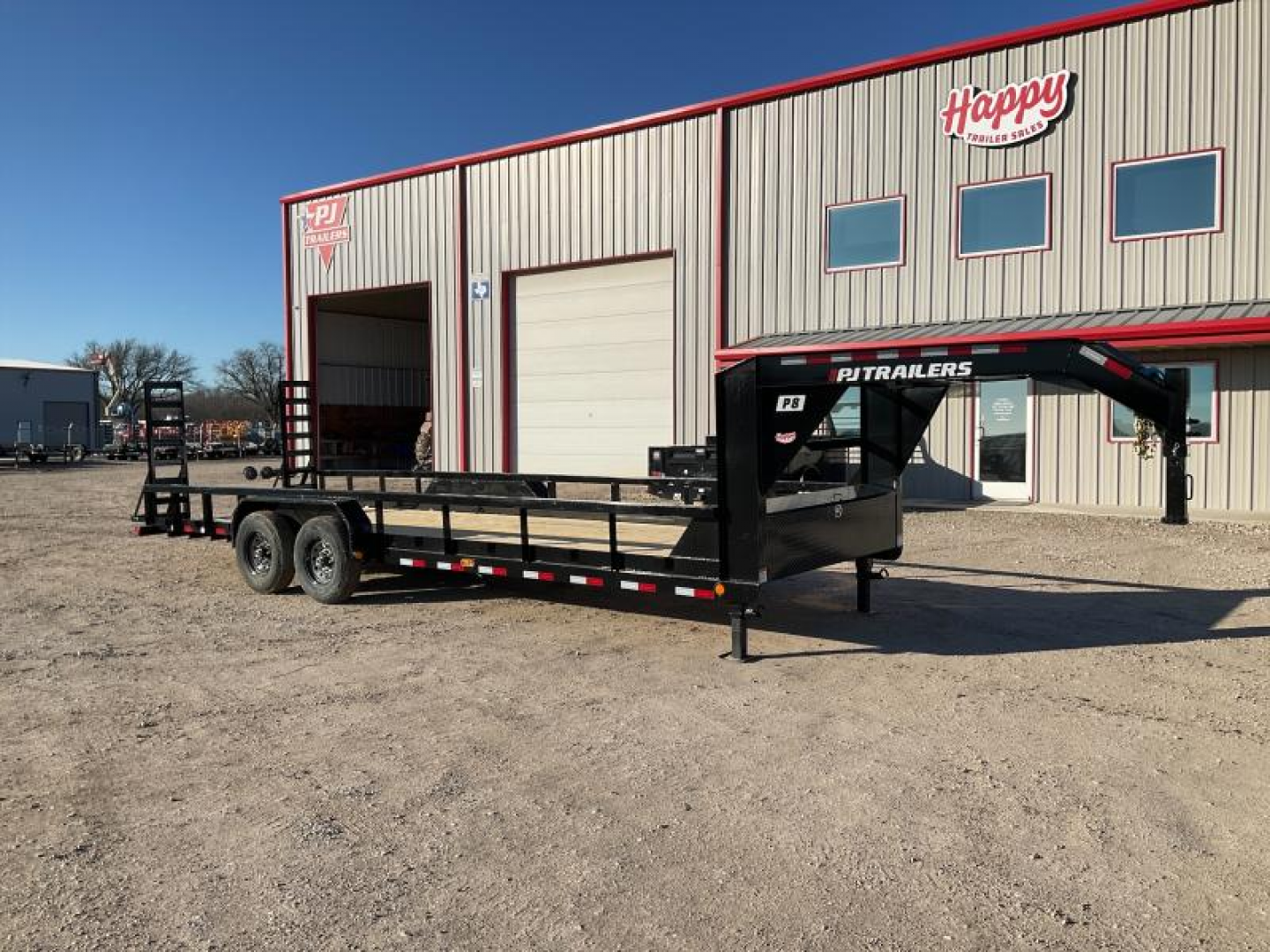 New 2025 PJ 83"x24' GN Angle Pipetop Trailer - P8