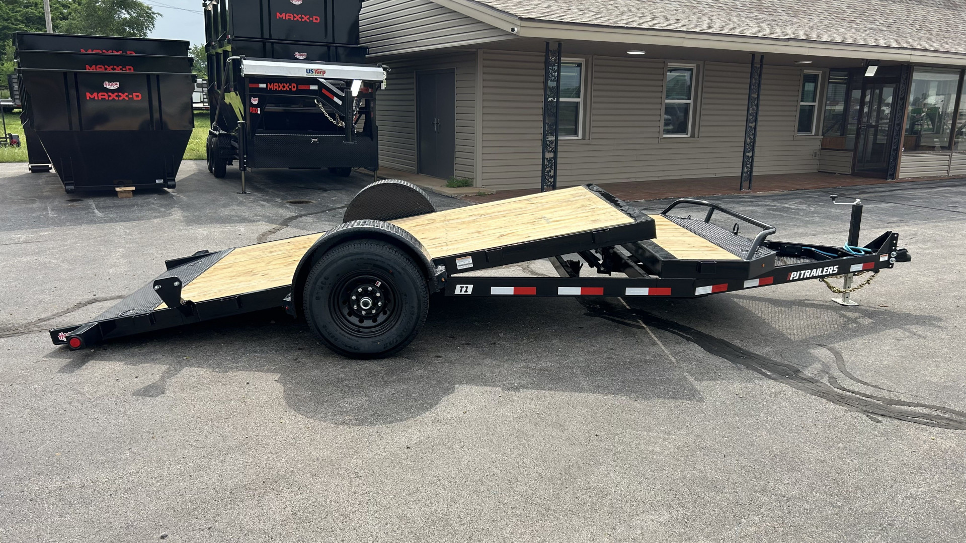 New 2025 PJ 81"x16' BP 5" Channel Single Axle HD Tilt - T1