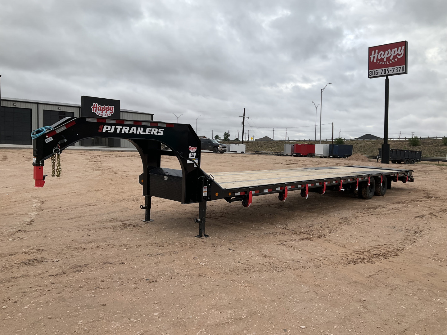 New 2025 PJ 102"x40' GN Low Pro Flatbed w/ Duals - LD