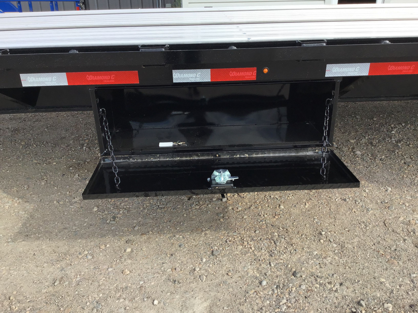 New 2025 Diamond C 102"x40' Engineered Beam FMAX216 w/ Max Ramps 2.0 ...