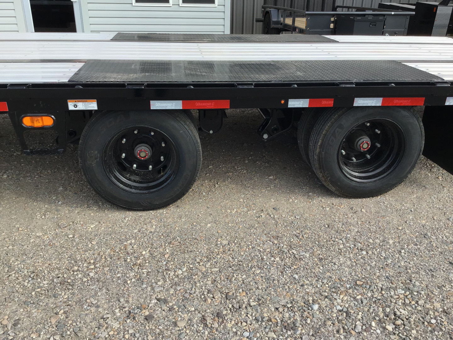 New 2025 Diamond C 102"x40' Engineered Beam FMAX216 w/ Max Ramps 2.0 ...