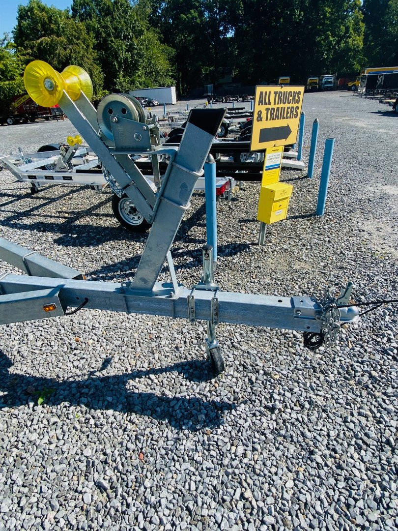 New 2022 VENTURE TRAILERS Galvanized SA Bunks VB-2800-3.6K GVWR Boat Trailer