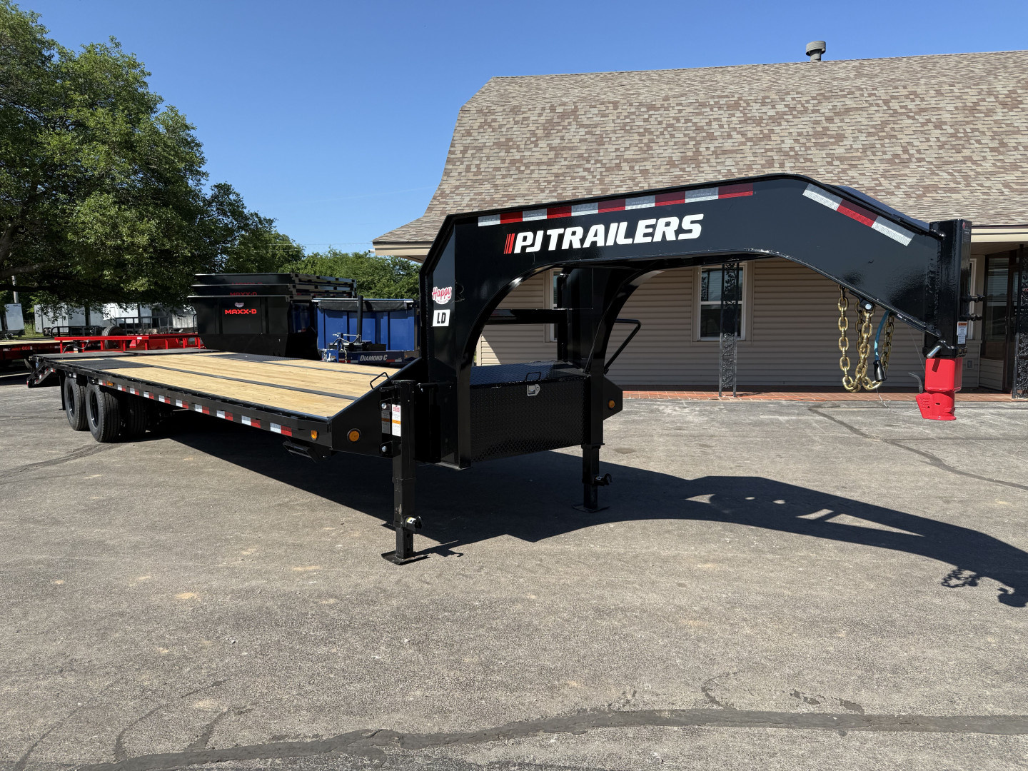 New 2026 PJ 102"x32' GN Low Pro Flatbed w/ Duals - LD for sale in ...
