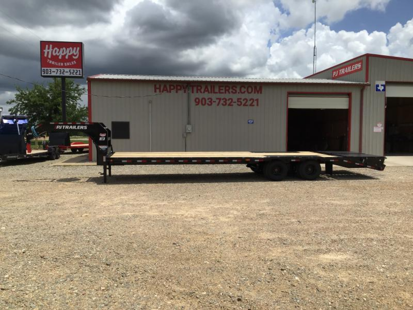 New 2026 PJ 102"x32' GN Low Pro Flatbed w/ Duals - LD