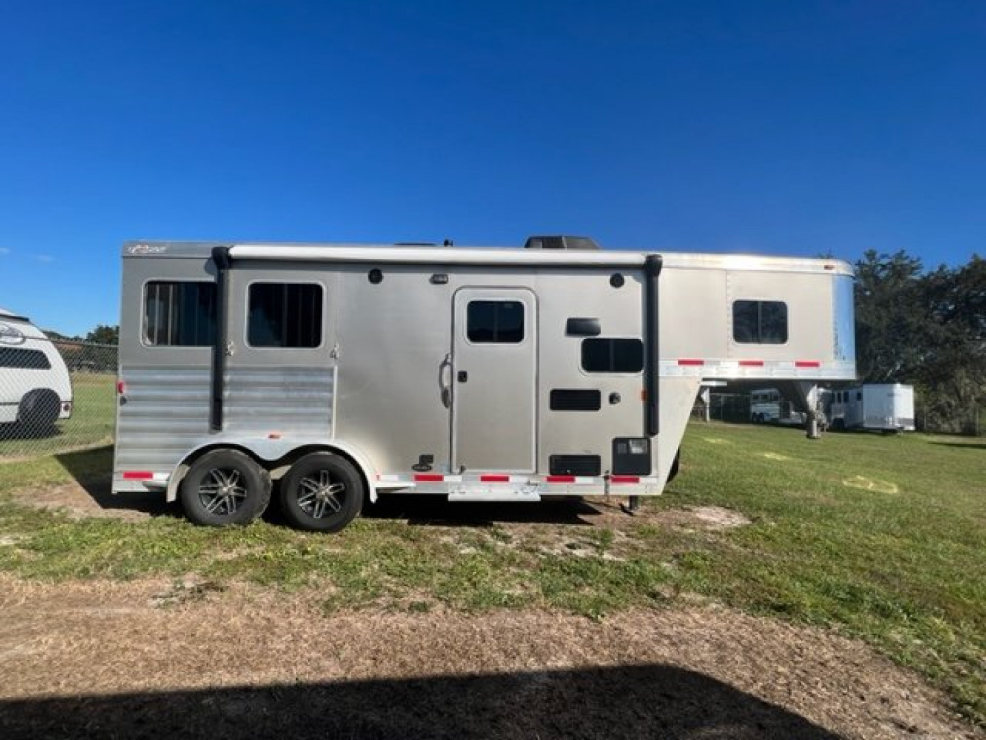 Used 2017 EXISS TRAILERS Escape 7206 2H Living Quarters Horse Trailer ...