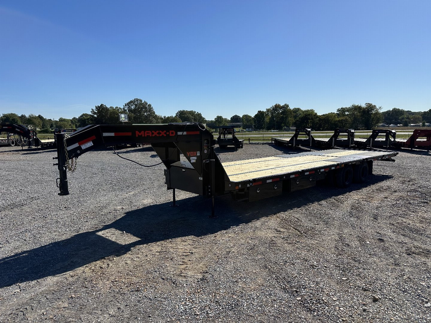 New 2025 MAXXD 32' x 102" 30k Hyd Dove Gooseneck Trailer