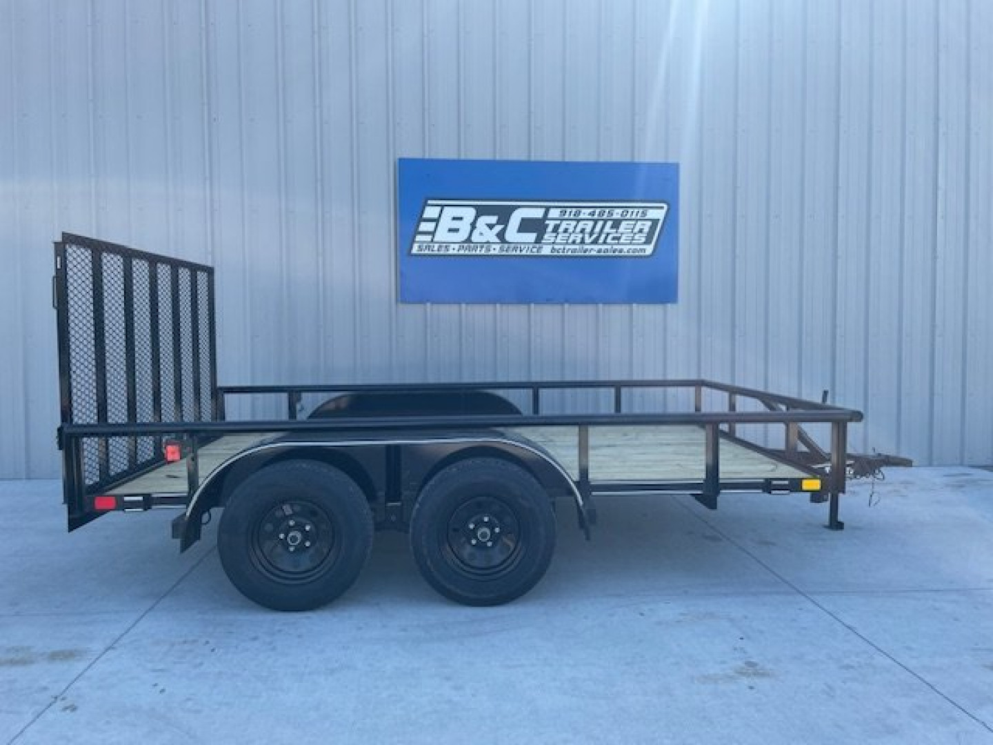 New 2025 DAVIDSON 83X12 (2)TANDEM AXLE PIPE TOP UTILITY W4' GATE
