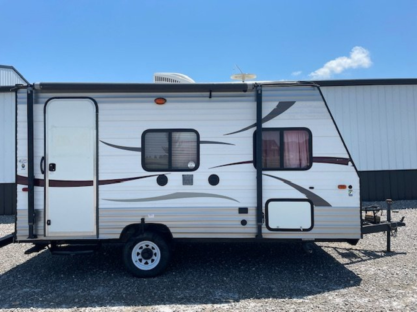 Used 2015 FOREST RIVER WOLF PUP 16' RV SA BUMPER PULL RV CAMPER