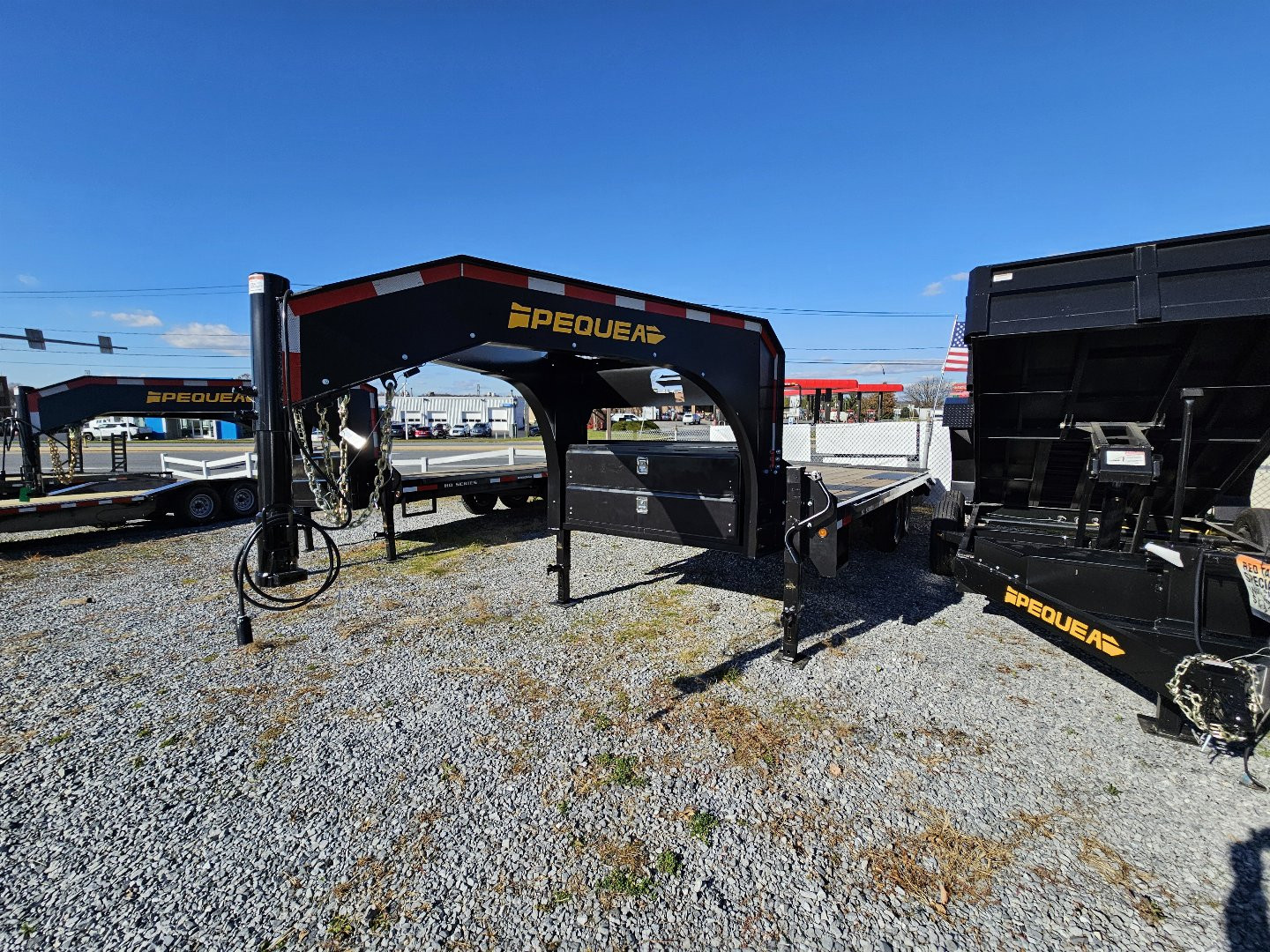 New 2024 PEQUEA TRAILERS TRHDG22 LEVELER Gooseneck Bodies