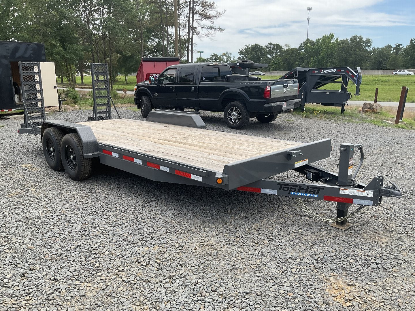 New 2024 Top Hat Trailers Equipment 83x20 14k GVWR 5' Stand Up Ramps ...