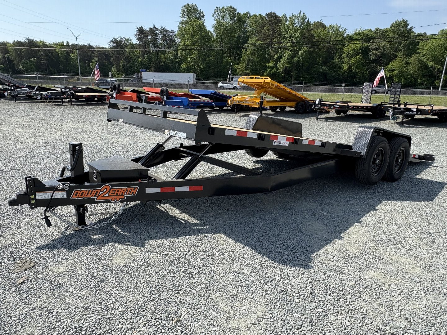 New 2025 DOWN 2 EARTH TRAILERS 22ft 14K w/ Power Tilt Trailer