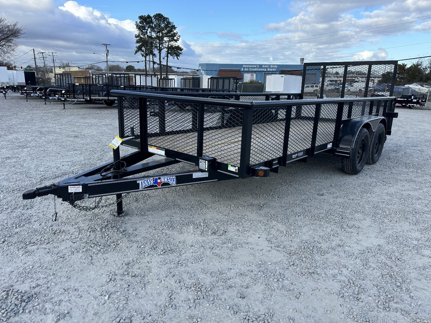 New 2025 TEXAS BRAGG TRAILERS 16P W/ 2ft Expanded Metal Sides & Gate ...