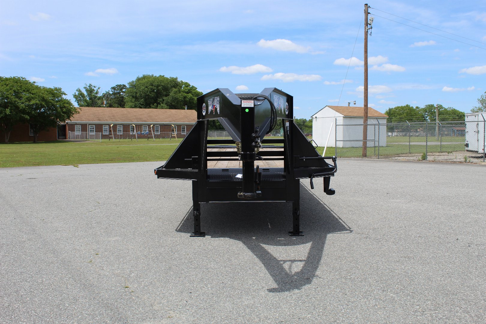 New 2025 TEXAS BRAGG TRAILERS GN 20+5 20K Flatbed Trailer