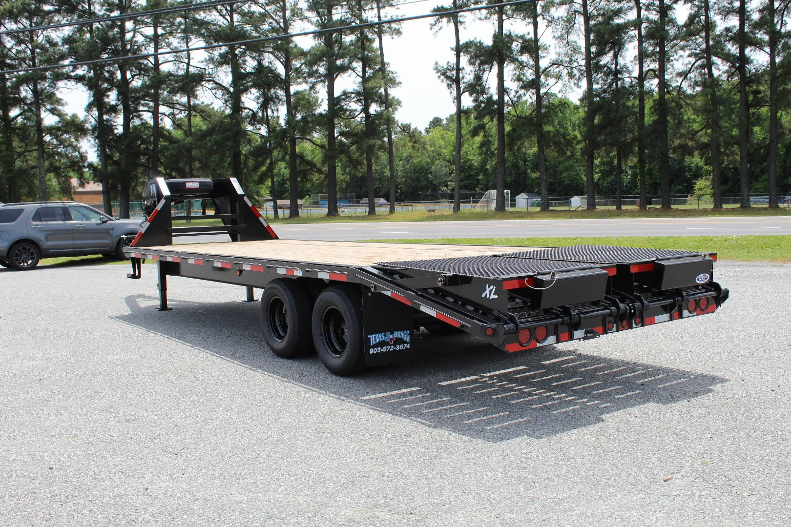 New 2025 TEXAS BRAGG TRAILERS GN 20+5 20K Flatbed Trailer