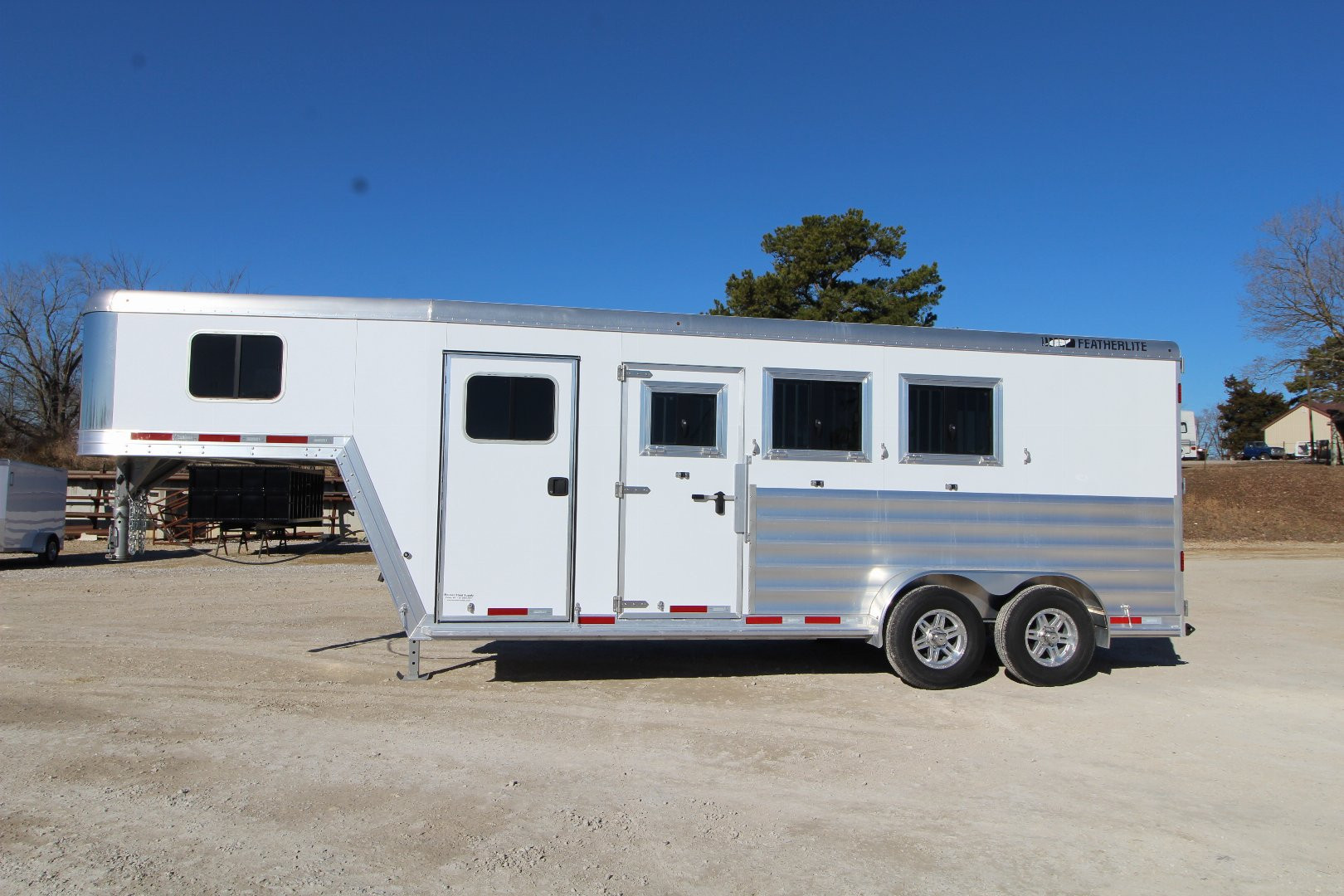New 2025 Featherlite Trailers 9600-7350 Horse Trailer