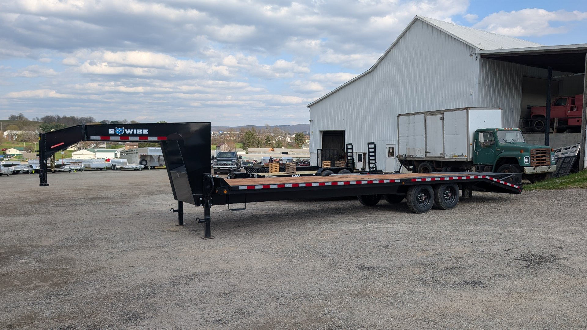 New 2025 BWise 23+5 HD Deckover Gooseneck w/ Self Cleaning Dove & Full ...