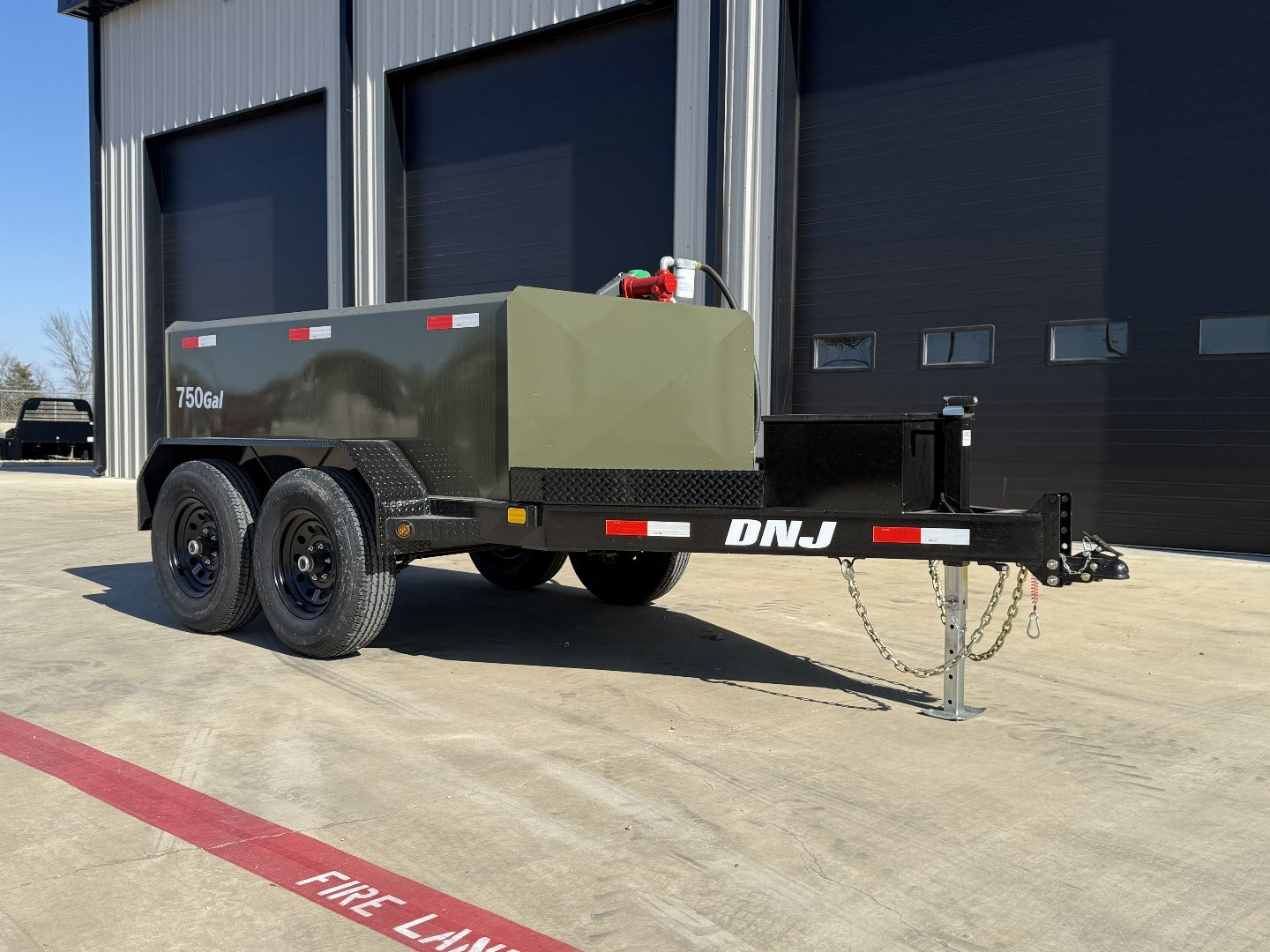 New 2025 DNJ Trailers 750GAL Tank Trailer
