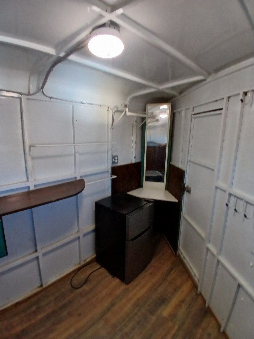 Used 1999 Trails West 3 H WEEKENDER Horse Trailer