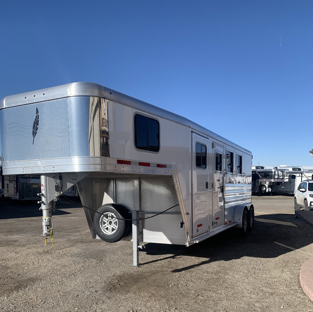 New 2025 Featherlite Trailers 9600 3 H Slant Horse Trailer