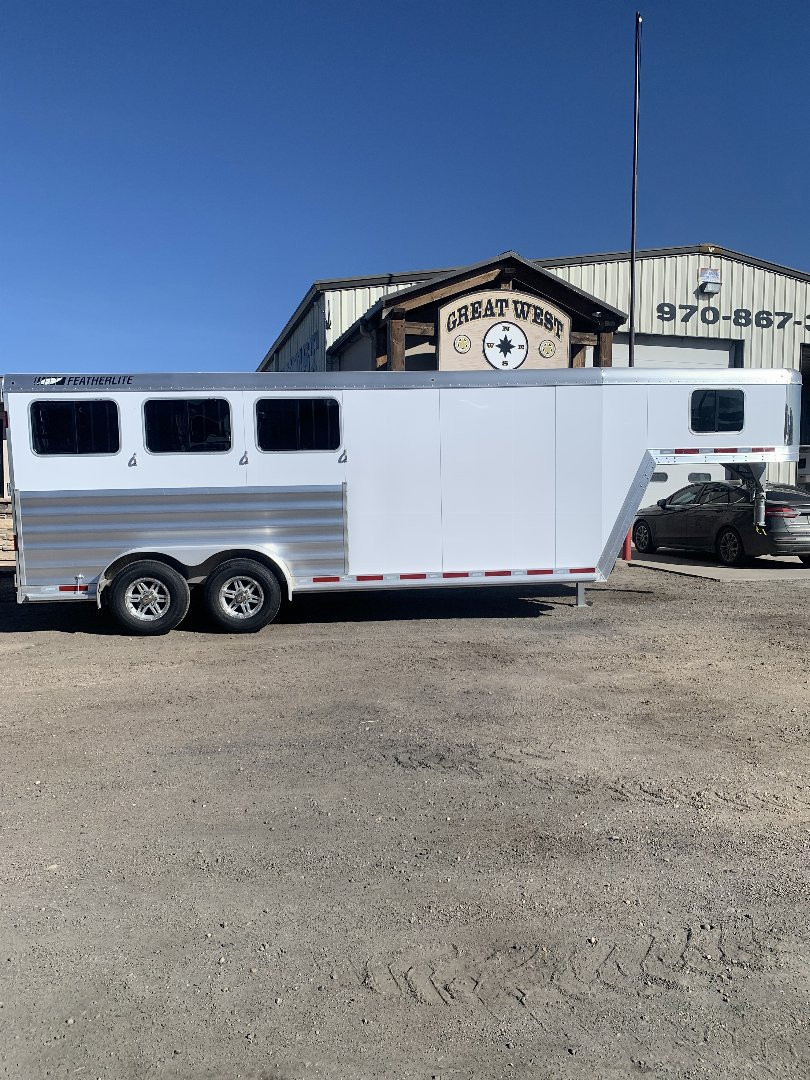 New 2025 Featherlite Trailers 9600 3 H Slant Horse Trailer