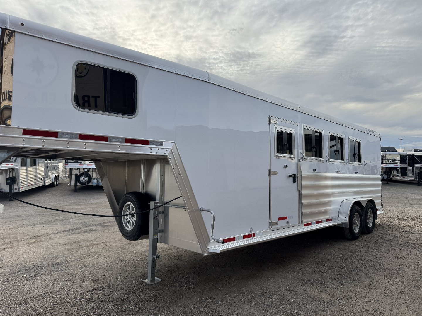 New 2025 Featherlite Trailers 4 HORSE PREMIER TACK Horse Trailer
