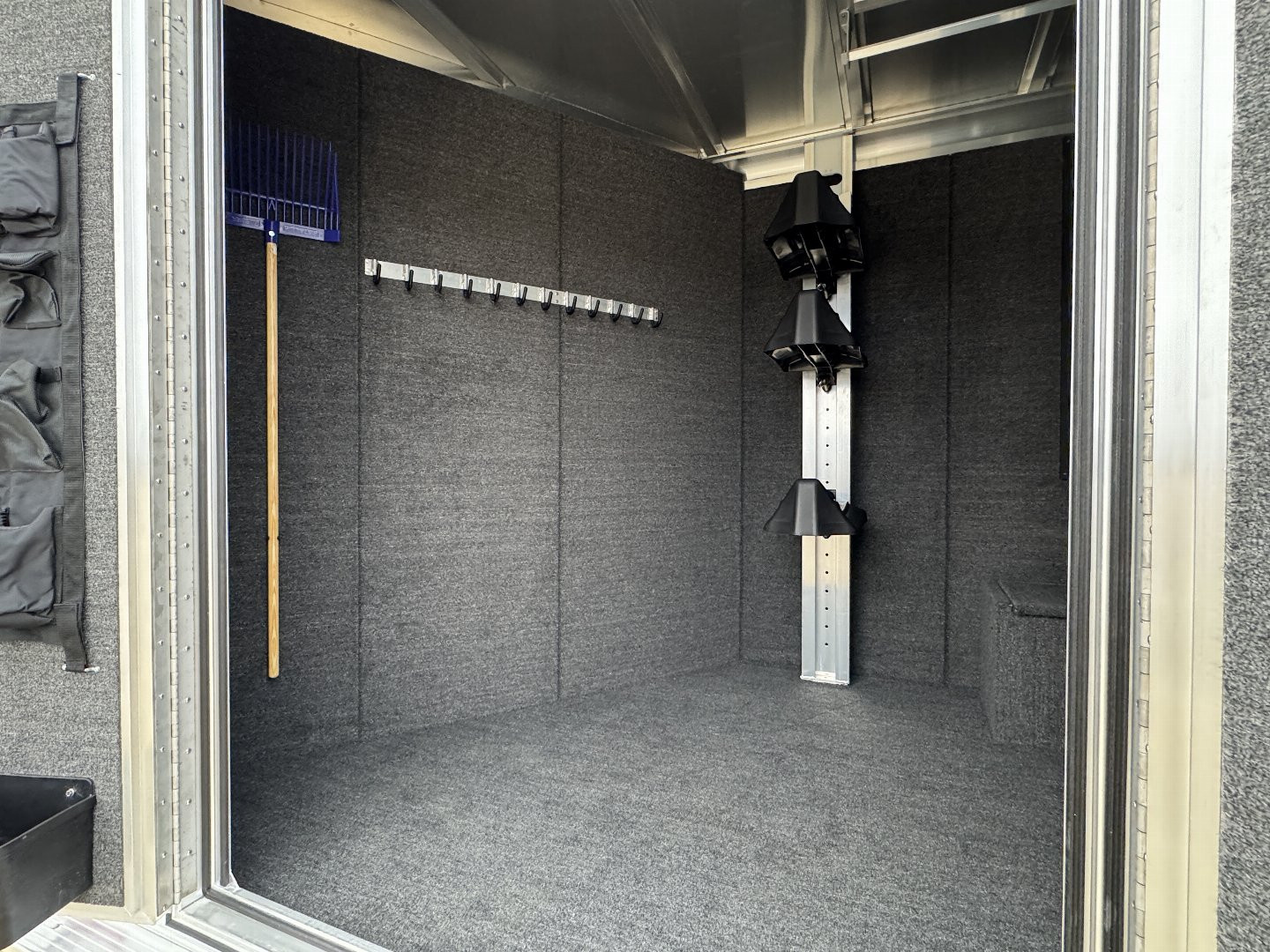 New 2025 Featherlite Trailers 9600 PREMIER TACK 6 Horse Trailer