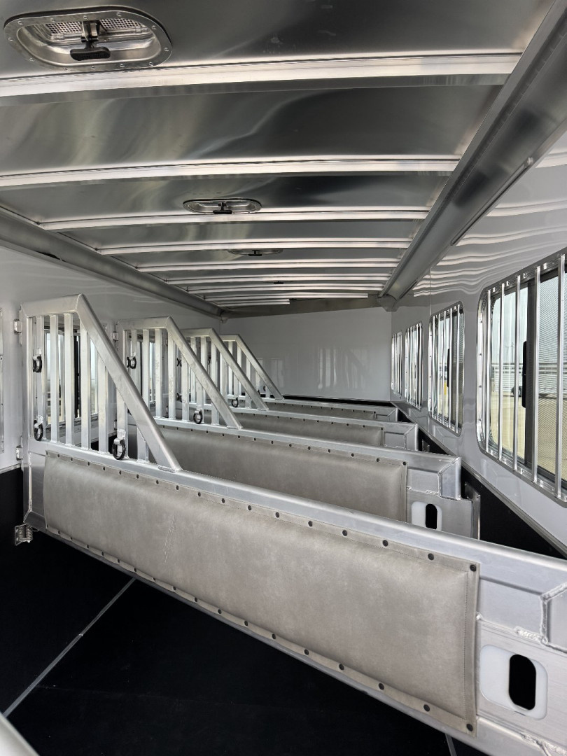 New 2025 Featherlite Trailers 9600 PREMIER TACK 6 Horse Trailer