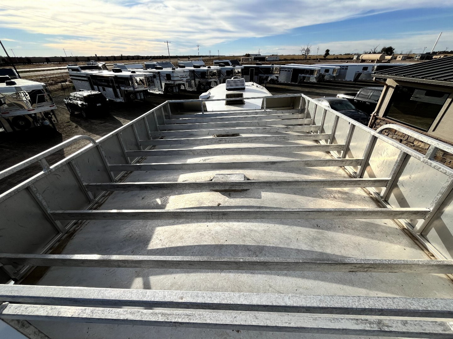 Used 2007 Platinum 3H Horse Trailer for sale in Fort Morgan, CO