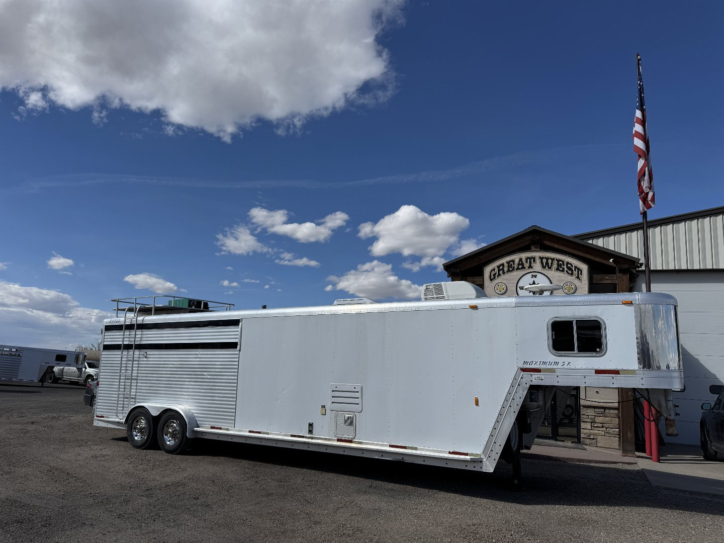 Used 2001 Exiss Trailers 4H GN LQ Horse Trailer for sale in Fort Morgan, CO