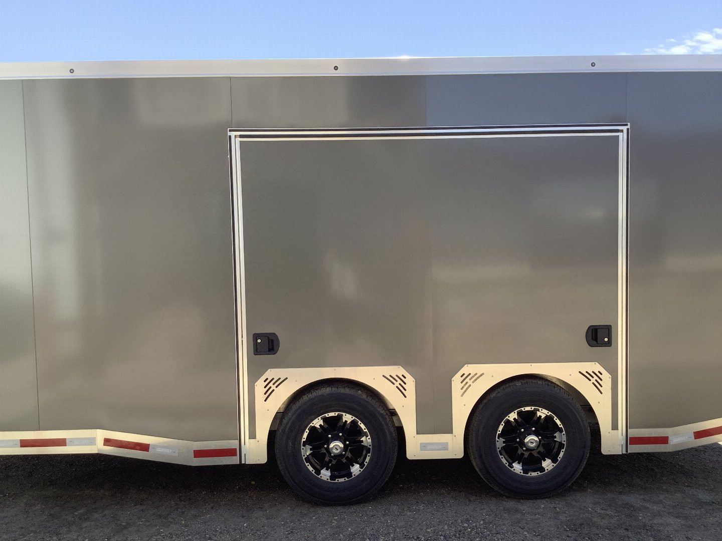 New 2024 Featherlite Trailers 4410 20' Custom Car Hauler for sale in ...