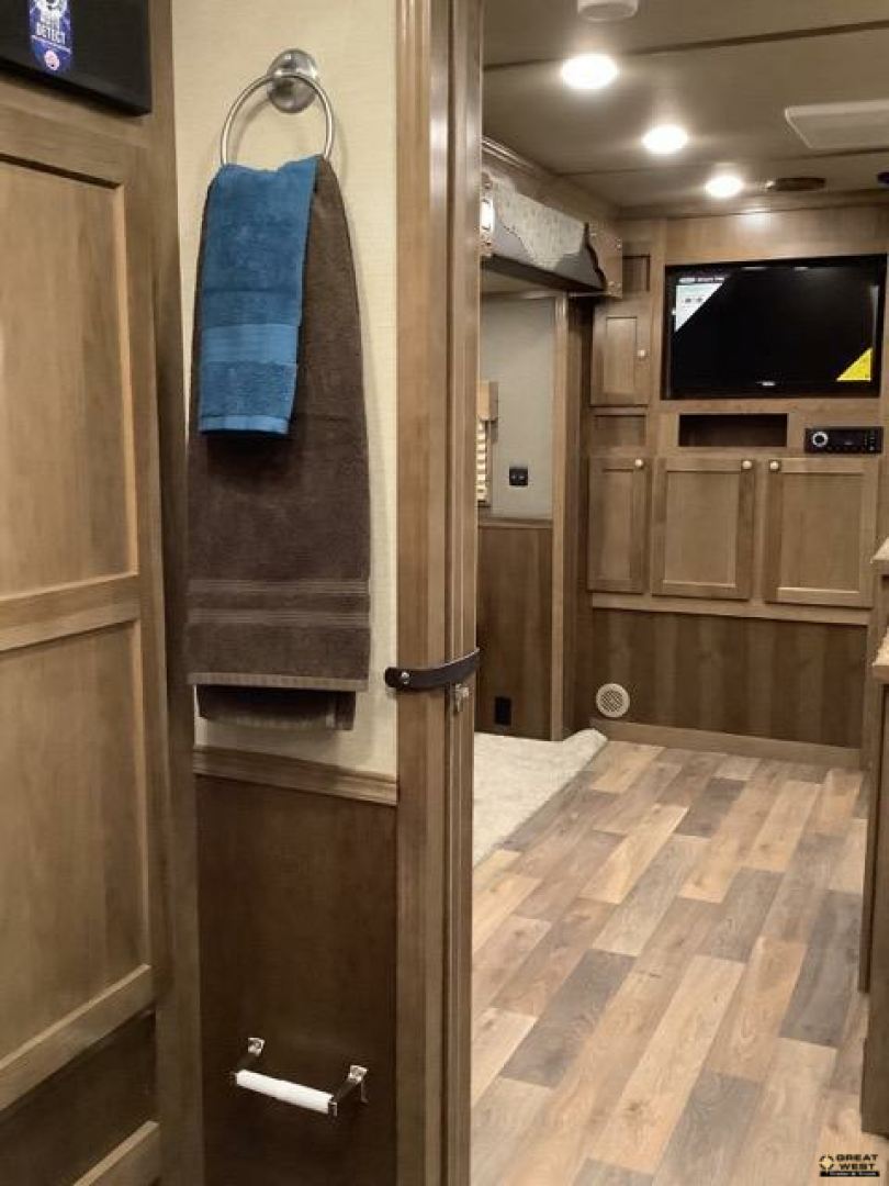 New 2023 SMC Livestock Edition Living Quarters Trailer with Midtack ...