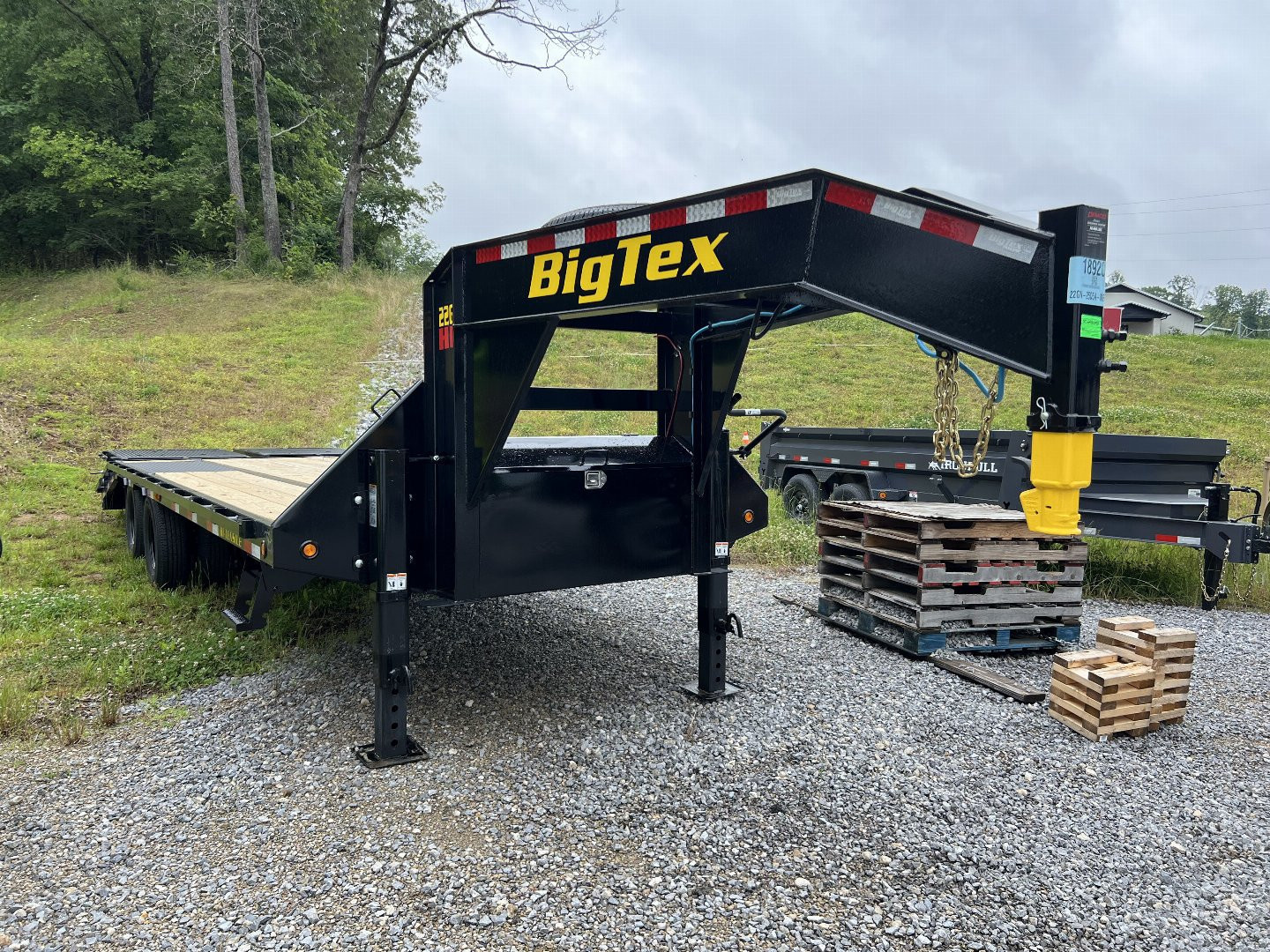 New 2025 Big Tex Trailers 22GN-20+5 MEGA Equipment Trailer