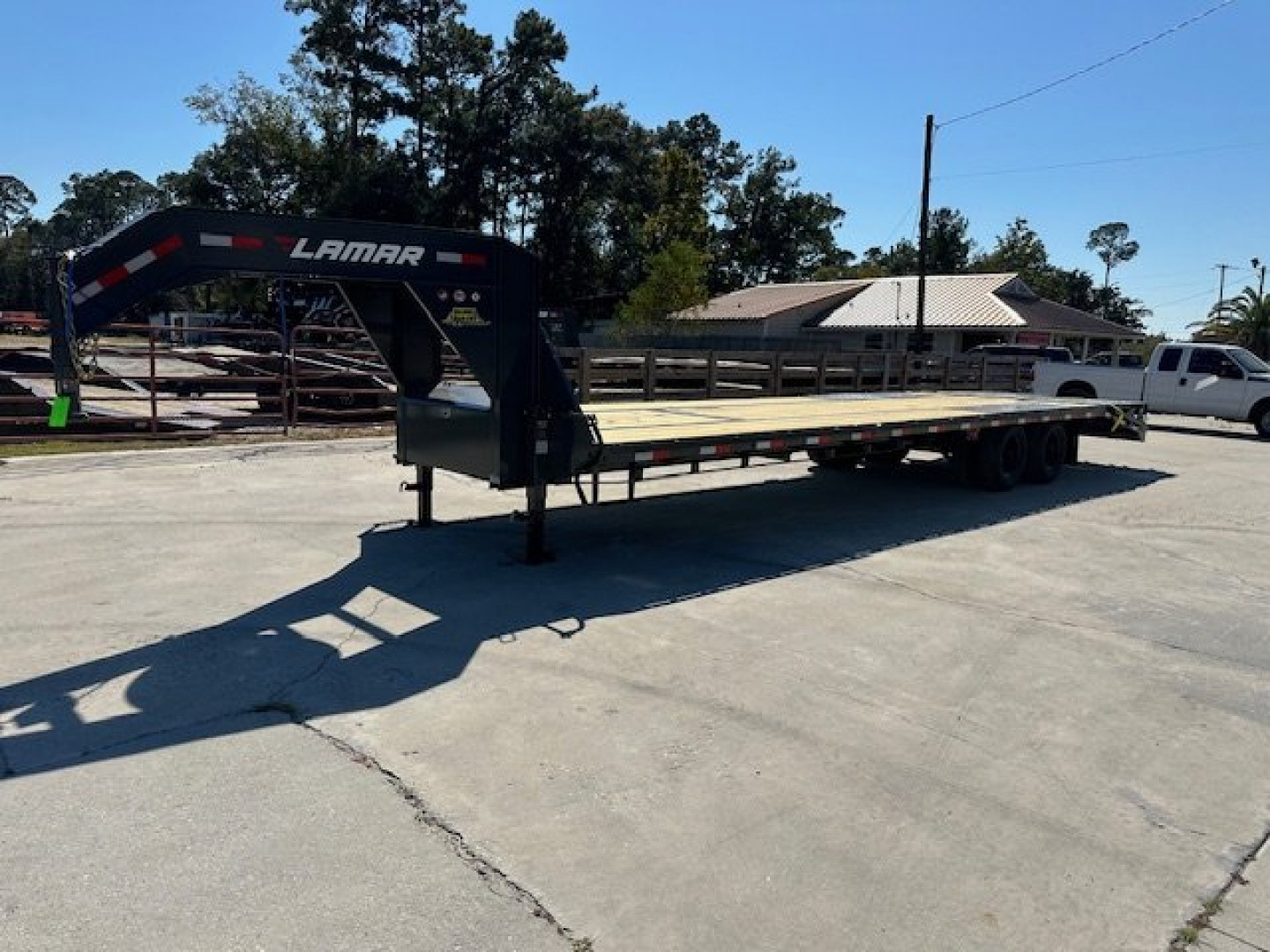 New 2025 Lamar Trailers 8.5x32 Gooseneck Trailer