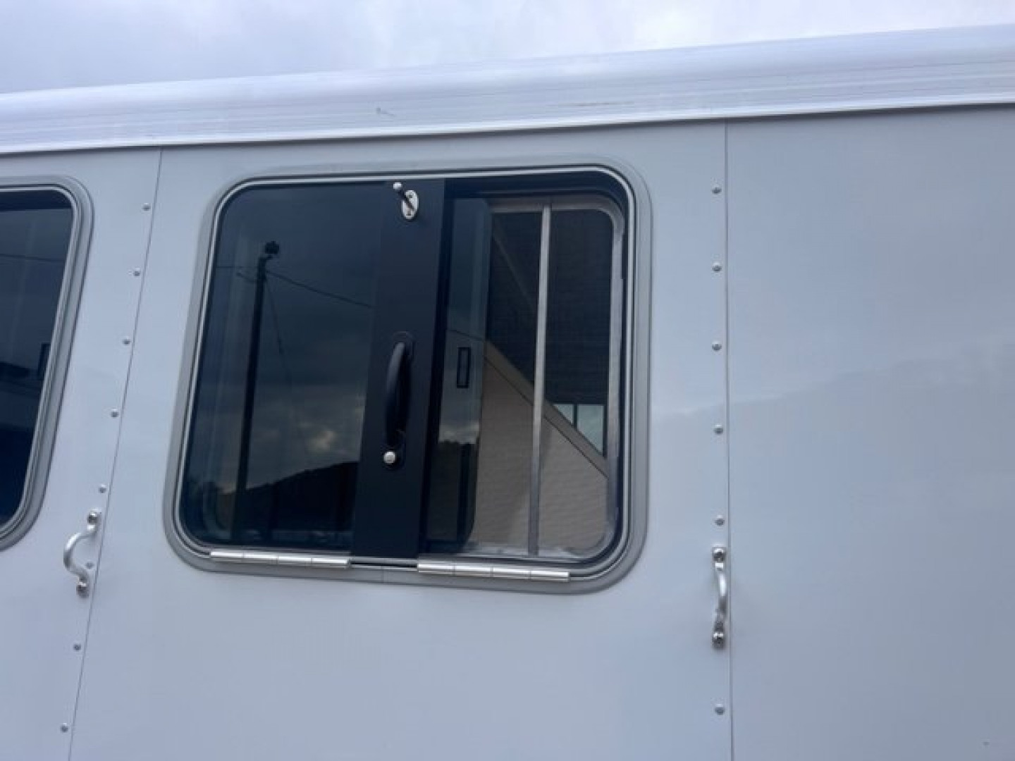 New 2023 EXISS TRAILERS Exiss_Express_SS Horse Trailer